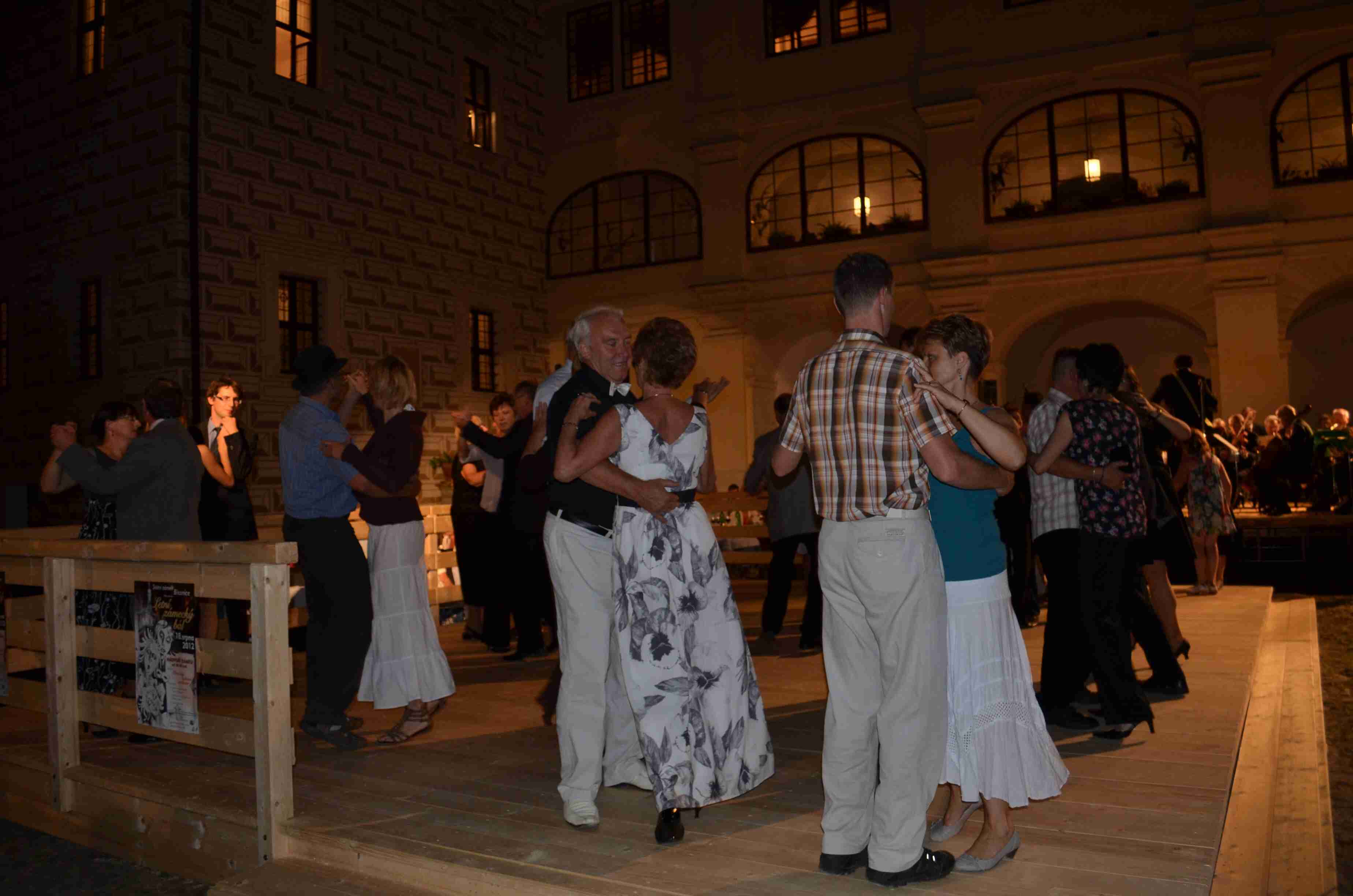 Letní zámecký bál na zámku Březnice - Březnice